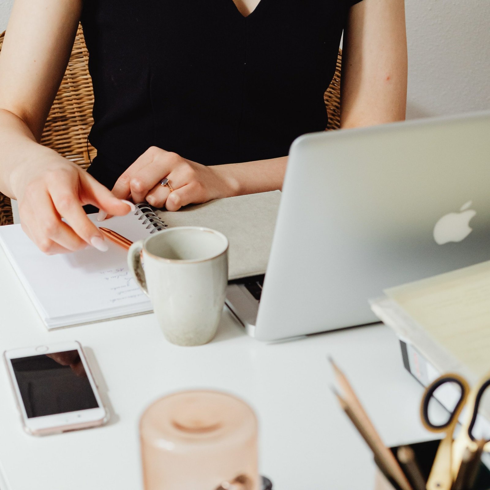 identité et logo - Monina Creative Studio